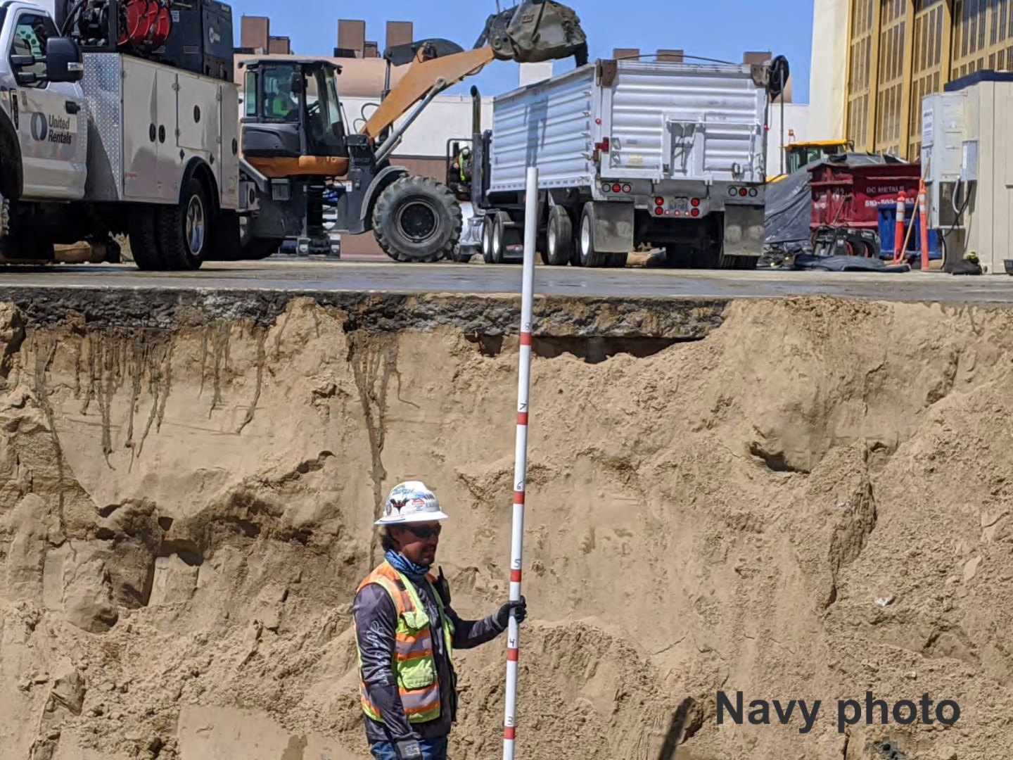 Navy digs up petroleum contamination in rare cleanup action – Alameda ...
